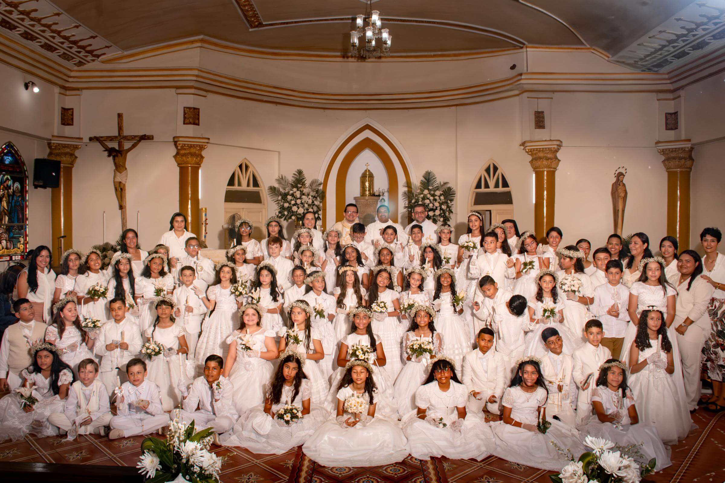 Celebración del Sacramento de La Eucaristía: Primeras Comuniones ...